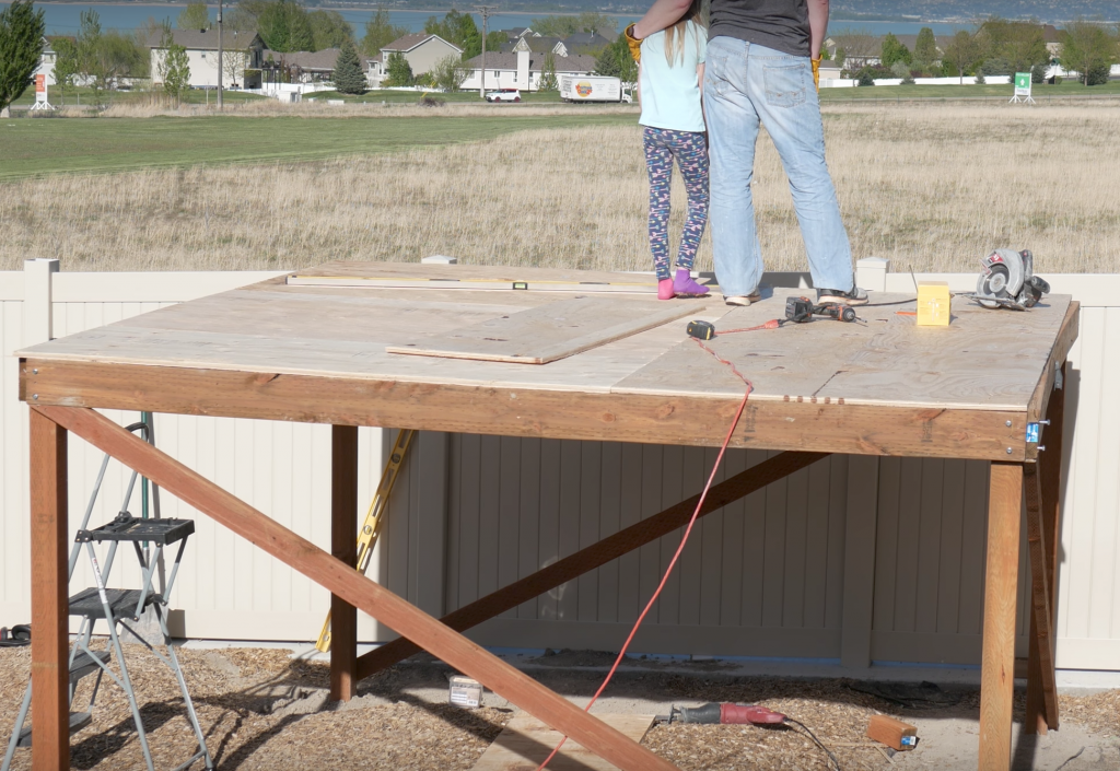 How to Build a Treeless Tree house – Part 1 – Footings and Deck – LRN2DIY