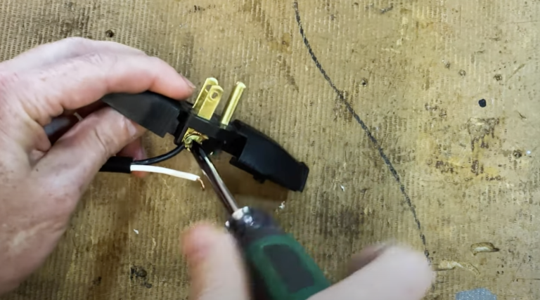 Fix a Broken Power Cord in 4 Minutes! – LRN2DIY